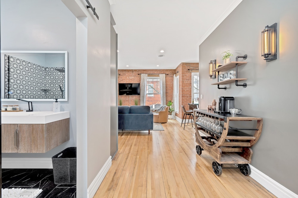 The Holly Herald Downtown Battle Alley - Holly | Vrbo