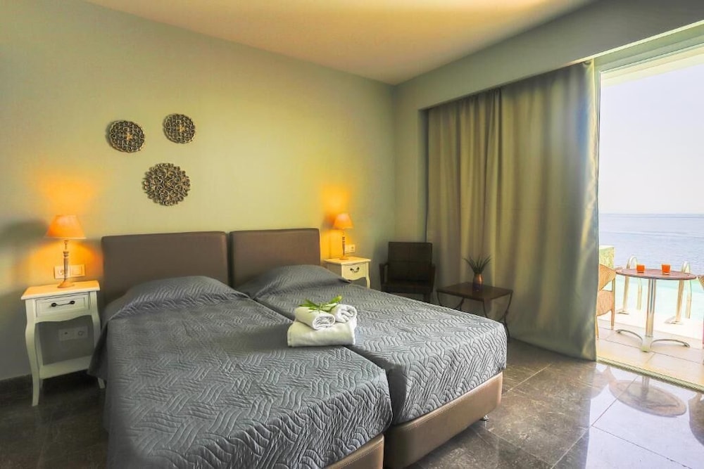 Top 8 Swim-Up Suites In Corfu, Greece | Trip101