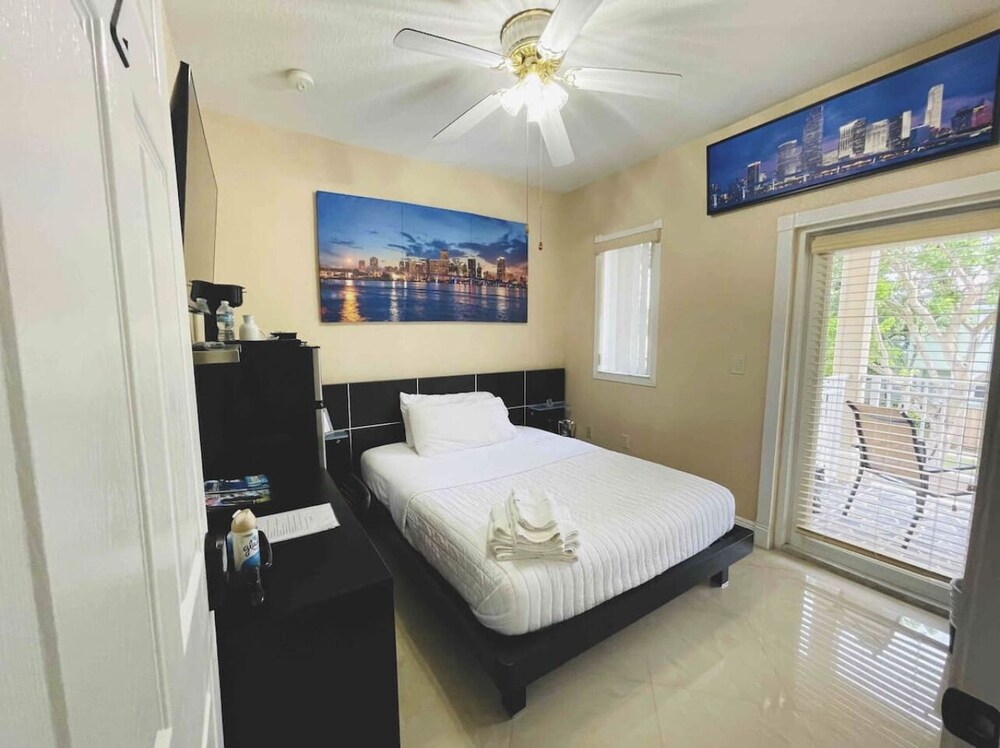 LUXURY ROOM #2 WITH BALCONY NEAR EVERGLADES AND FLORIDA KEYS ...