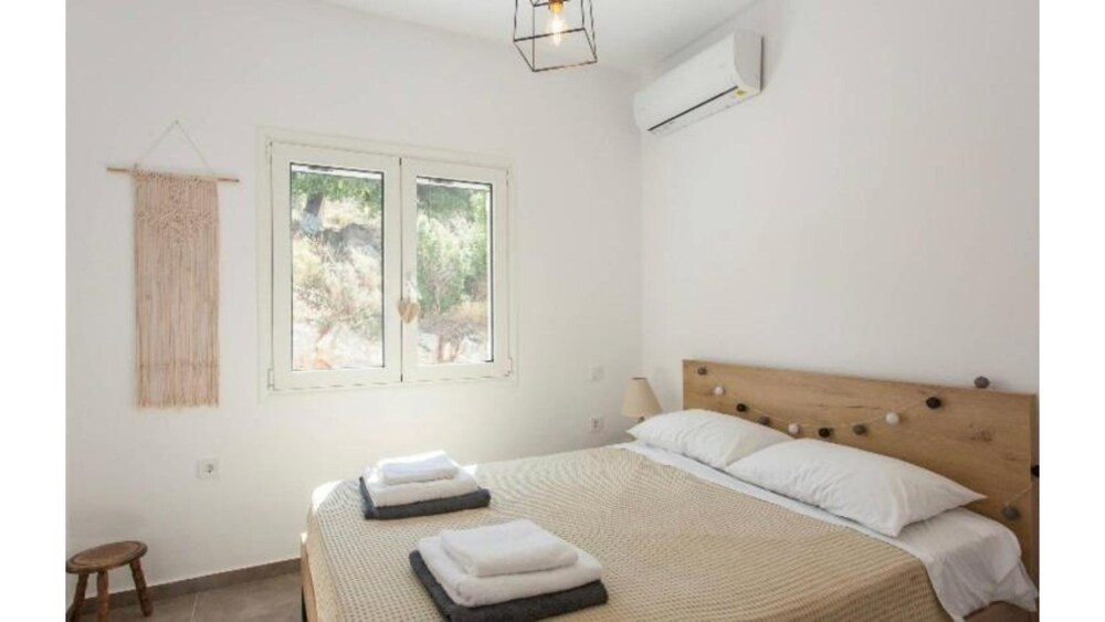 Cretan villa with views of the White Mountains - Kambiá | Vrbo