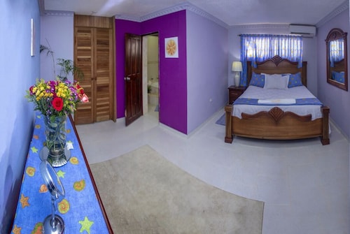 New Listing! Home W Private Hot Tub, Near Beach - Repubblica Dominicana