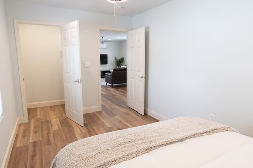 Clovis Cottage - Charming, *New* Clovis Home - 클로비스