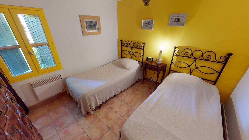 Apartment equipped with terrace with swimming pool in the heart of the ...