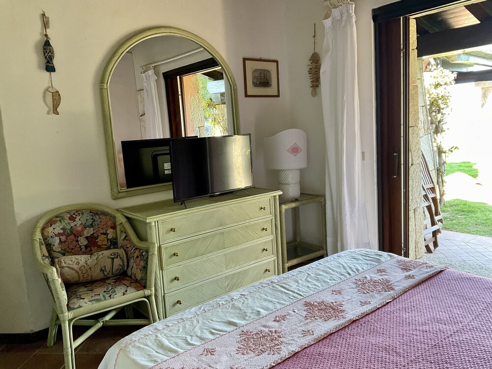 Villa with splendid sea view and swimming pool a stone's throw from the ...