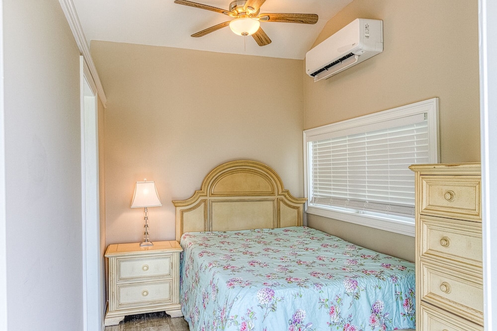 Waterfront Beach Cottage Overlooking Long Island Sound – Baiting Hollow ...