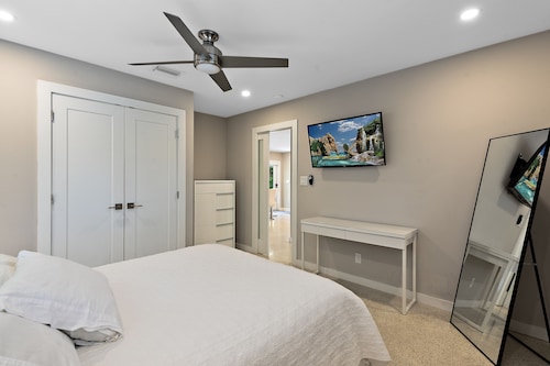 Little Piece Of Paradise - Wilton Manors, FL