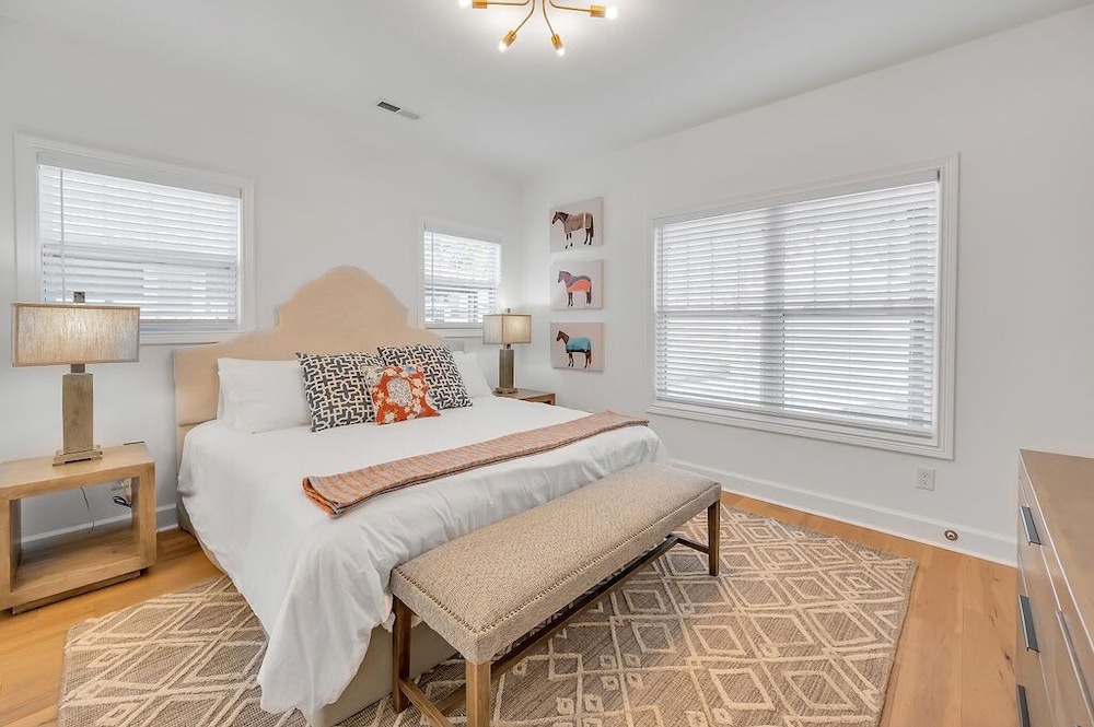 Golf Simulator | Hot Tub | Game Room | Fire Pit - Lexington | Vrbo