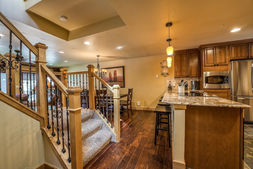 Convenient East Vail 2 Bedroom Condo by Gorecreek Rentals - Vail | Vrbo
