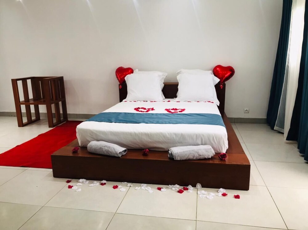 Le Majestic Toamasina Suite Deluxe 27 m2 Reviews, Deals & Photos 2025 ...