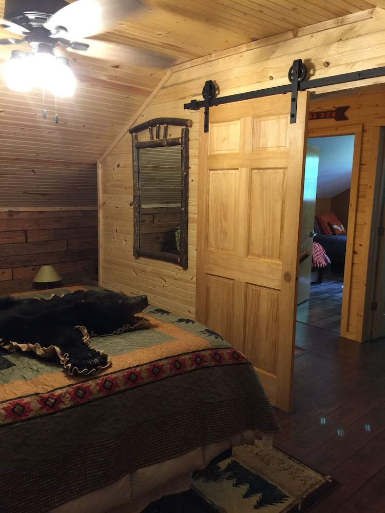 Rustic log cabin in the woods with great sunset views - Mountainburg | Vrbo