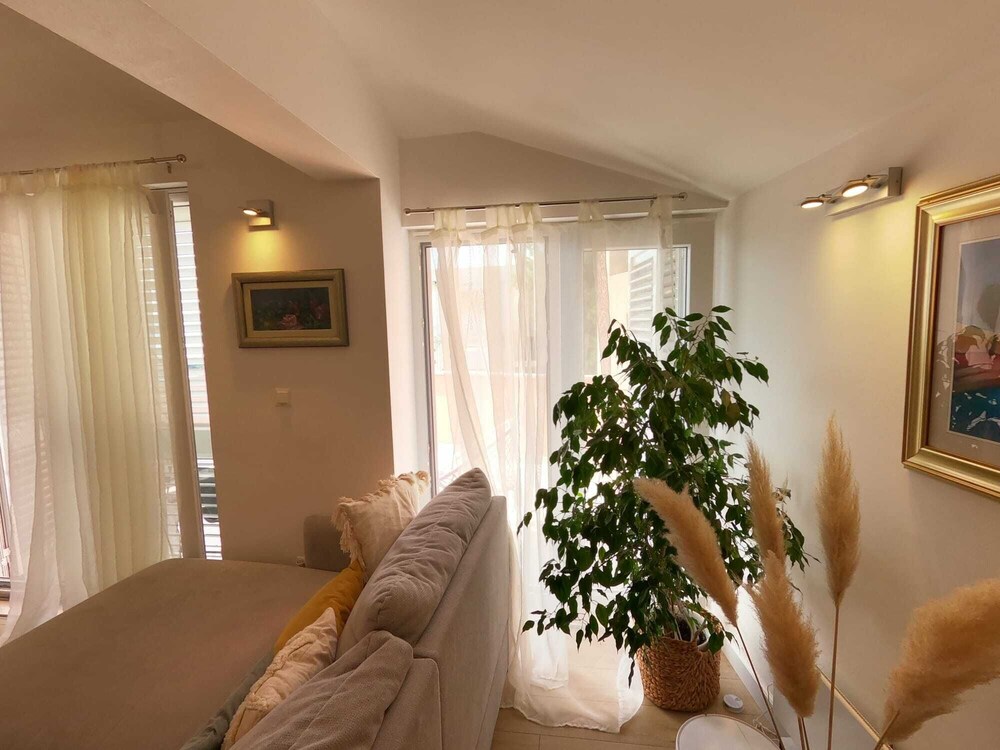 Luxe New apartment Leo-sea view & 5 min walking distance from the sea ...