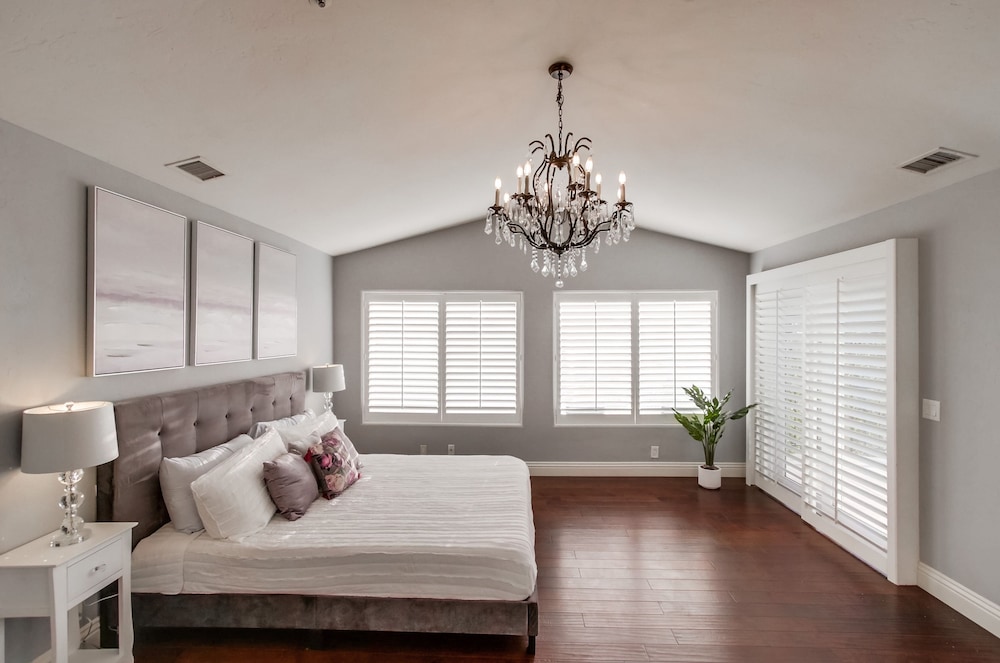Private Villa with Infinity Pool and Game Room - Hidden Meadows | Vrbo