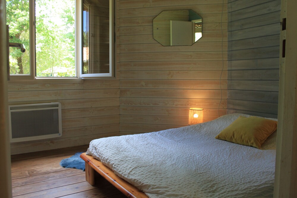 Wooden house between forest and lake - Lacanau | Vrbo