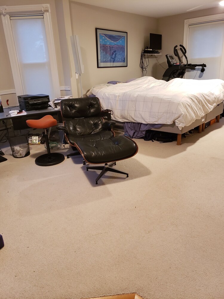 Sunny spacious condo overlooking Brookline Reservoir-- 15 minute walk ...