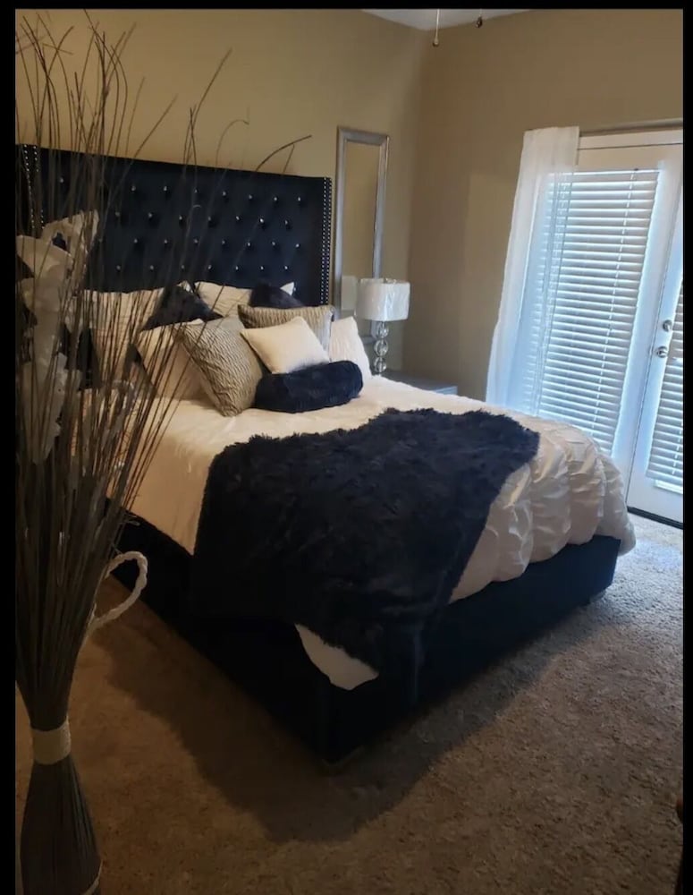 Lovely 2 Bedroom condo with marina view and pool - Harris County | Vrbo