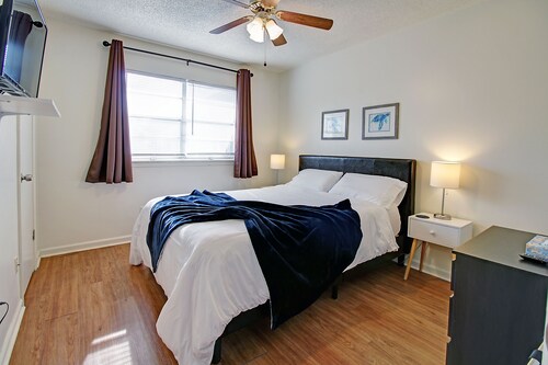 Large Family Home Near Expo/downtown/midtown - Tulsa, OK