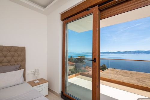 Beach Deluxe Private Wellness Villa - Brela