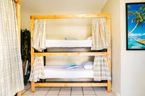 Book Seashell Motel & Key West Hostel in Florida | Hotels.com