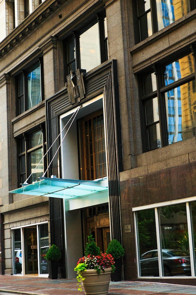 Renaissance Cincinnati Downtown Hotel in Cincinnati | Best Rates ...