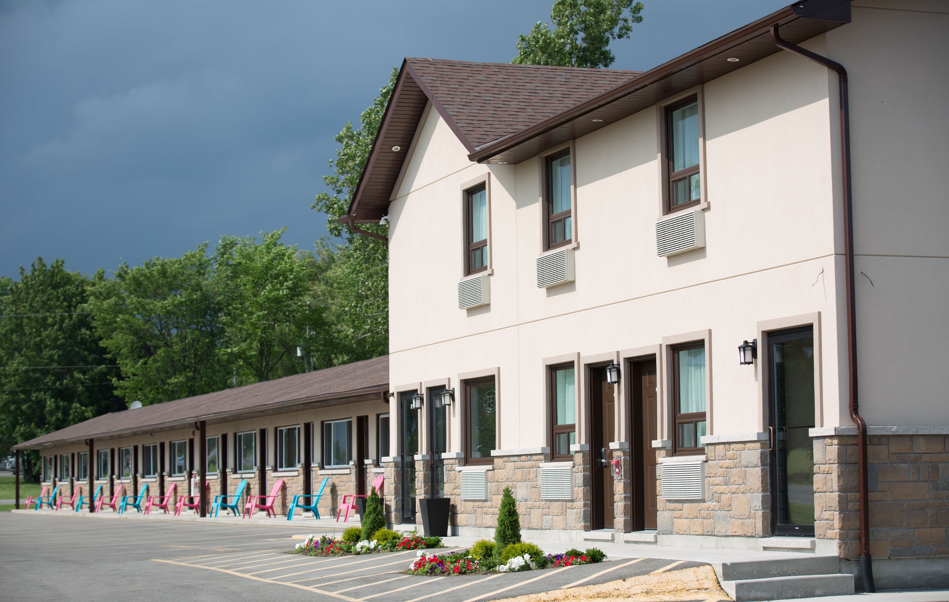 Ramada by Wyndham Belleville Harbourview Conference Centre: 2022 ...