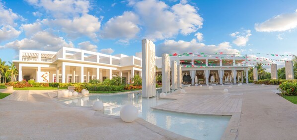 Platinum Yucatan Princess Adults Only - All Inclusive: 2022 Room Prices ...