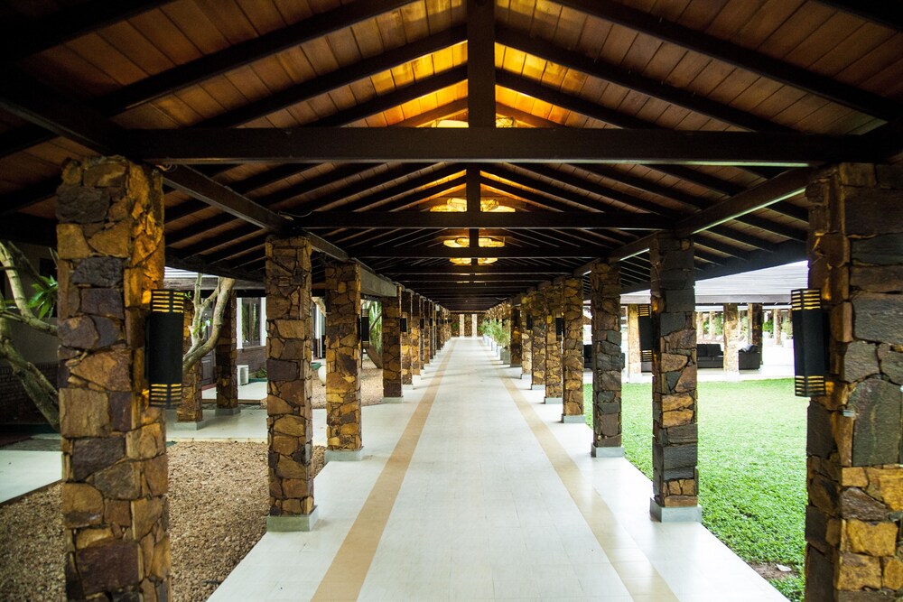 Full Moon Garden Hotel: AU$82 Deals & Reviews (Seeduwa - Katunayake ...