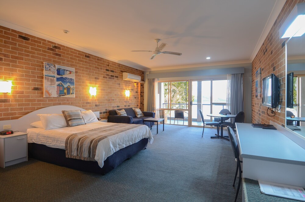 Moby Dick Waterfront Resort Motel: Deals & Reviews (Yamba, AUS) | Wotif