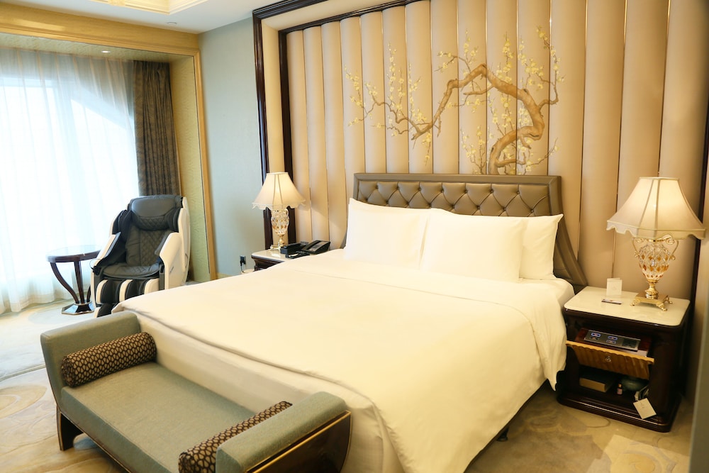 Wanda Reign Wuhan in Wuhan | Best Rates & Deals on Orbitz