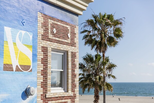 Venice Suites in Venice, CA | Expedia