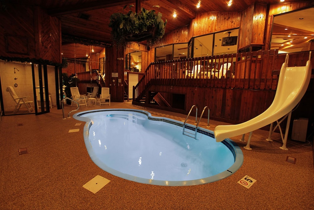 Sybaris Pool Suites Indianapolis, Indianapolis: $349 Room Prices ...