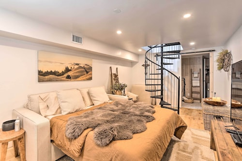 Pet Friendly Modern Cozy Cottage With Hot Tub - Lake Arrowhead, CA