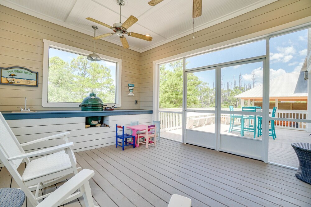 Holiday Availability! Gulf Views! Community Pool Access! Dog-Friendly ...