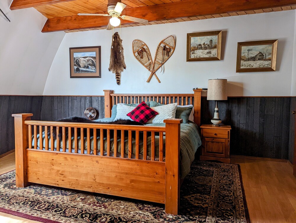 Conjuring Creek Cabin on Wizard Lake - County of Wetaskiwin | Vrbo