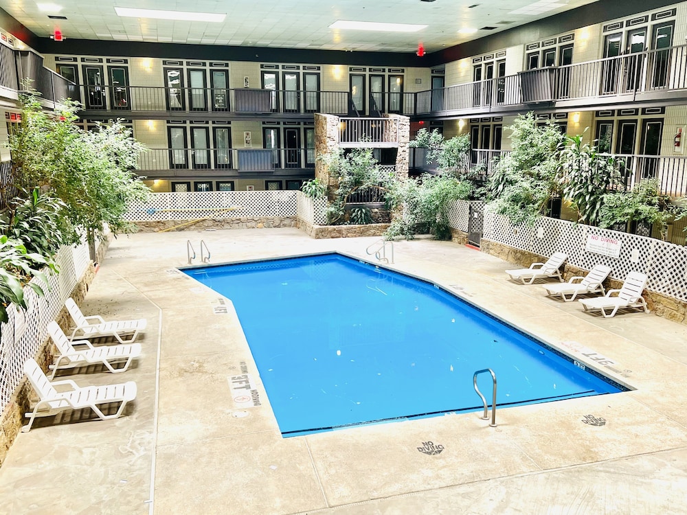 Room Deals for The Cactus Cove Inn and Suites, Amarillo starting at ...