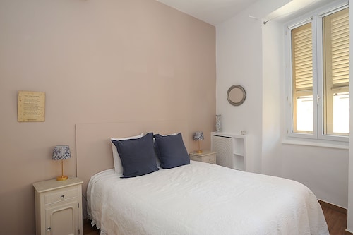 Charmant F5 Au Cœur De La Vieille Ville - Ajaccio