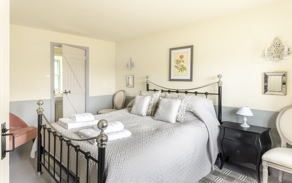A pretty, rambling cottage with large garde - Stable Cottage - Healey ...