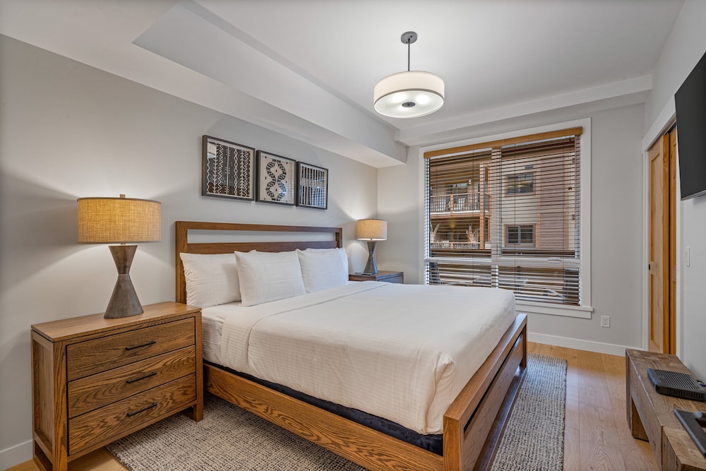 Spring Creek Vacations 1 BR Condo 205A - Canmore | Vrbo