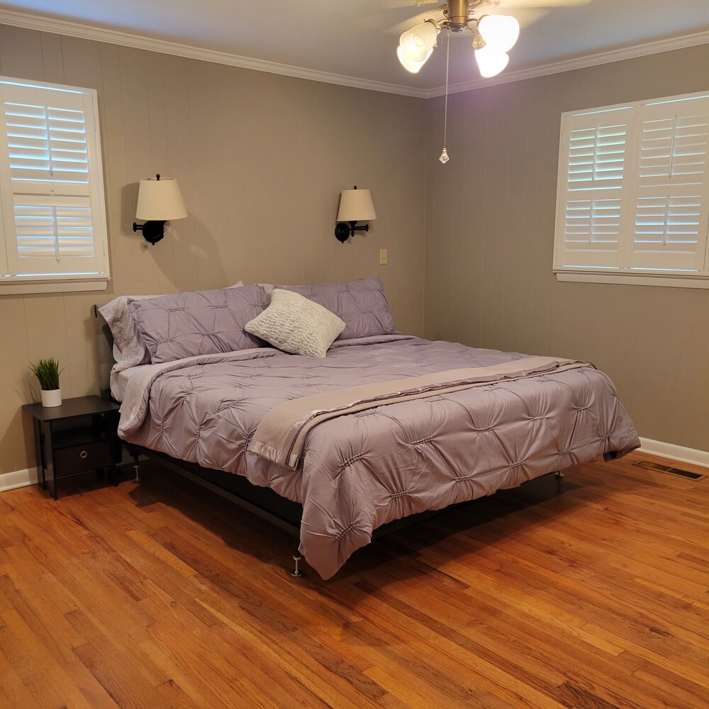 Caverns Crossing --- CLOSE to Chipola , MERE ball field & the Caverns ...