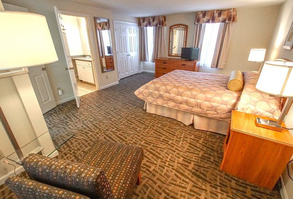 Deluxe townhouse at the charming Sea Mist Resort Resort with swimming ...