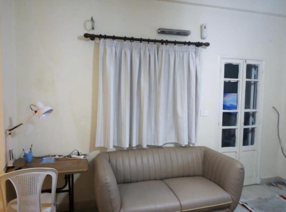 Cosy Furnished Apt. Furn El Chebbak G.F 1 Bd+1 Lvr - Forn El Chebbak | Vrbo