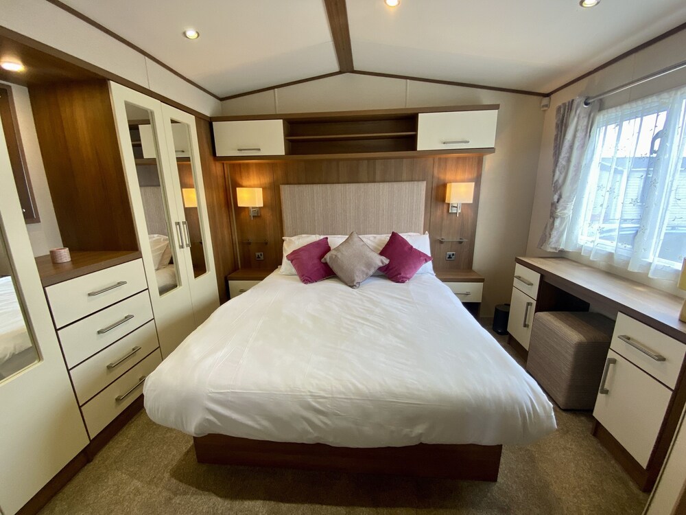 Winchelsea Coastal Holiday Home Close to Pool & Beach - Icklesham | Vrbo