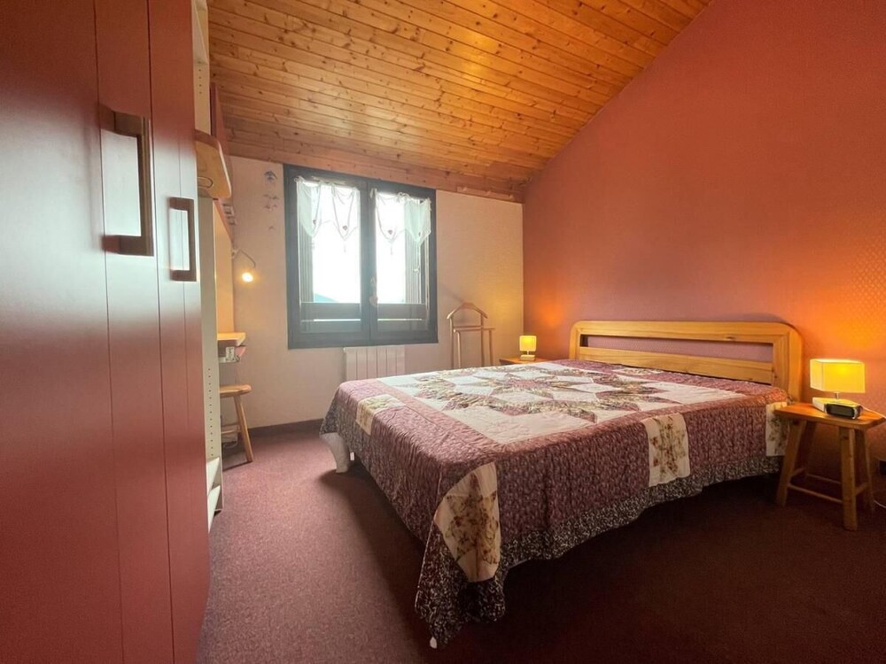 350m from ski slopes, 6th floor, view mountain, balcony, parking, tv ...