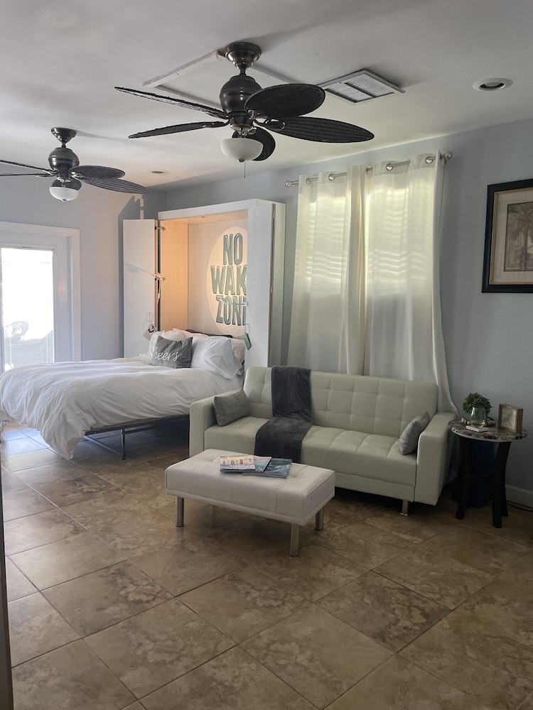 Beach Studio with pool and summer Kitchen near Mayo, TPC - Jacksonville ...