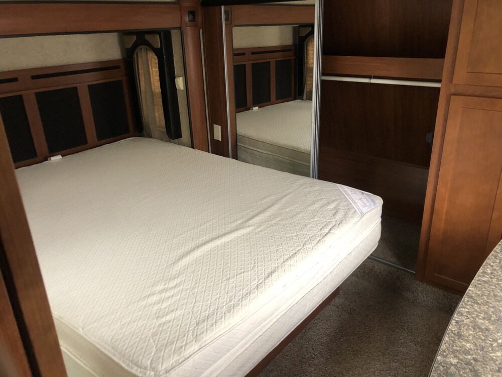 RV on a Private Lake - Splendora | Vrbo