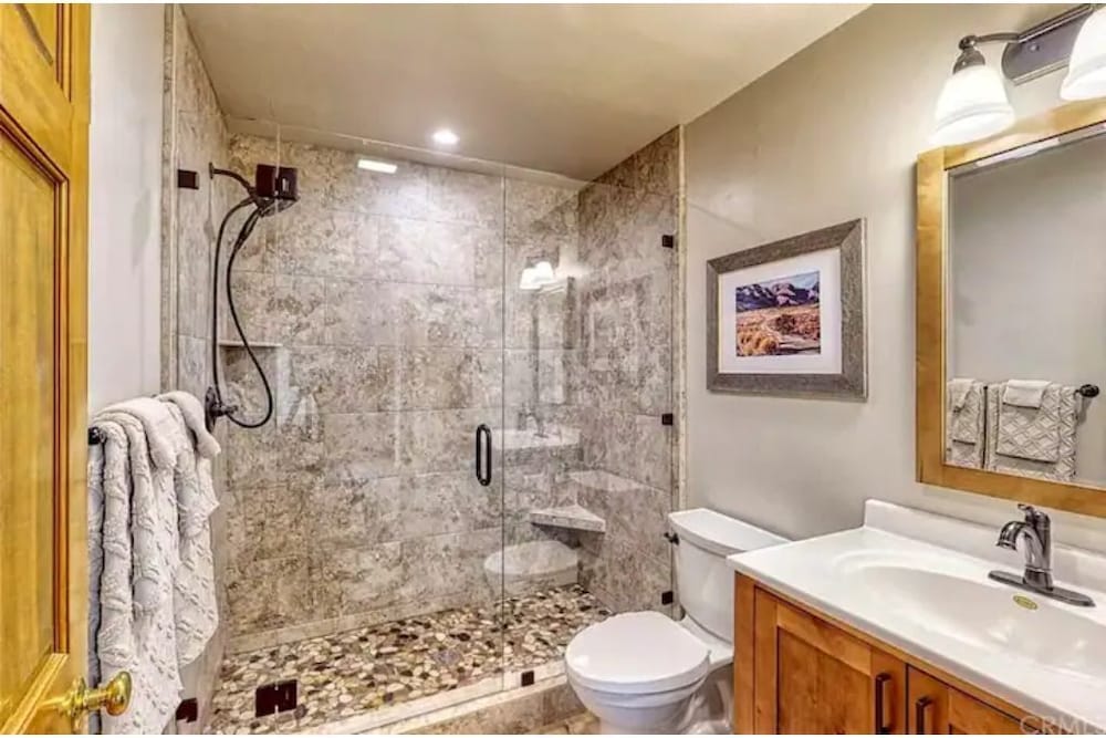 Enclosed backyard w Running Stream; Walk 2Lake; Dog Friendly! Large ...