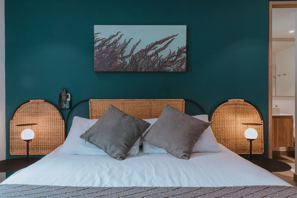 Amazing!TOP FLOOR!1,162ft Apt. 24/7 Front Desk-503 - Medellín | Vrbo