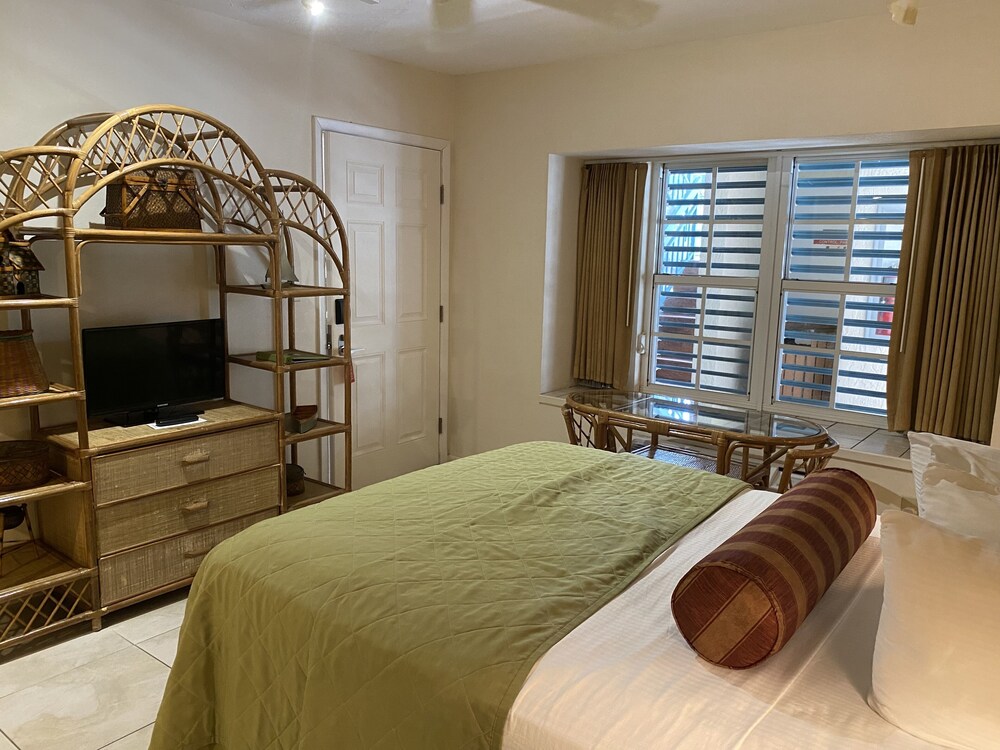 Priced to Book! 1BR/1BA Walking distance to Duval St. - Key West | Vrbo
