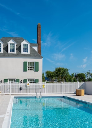 Book Canoe Place Inn and Cottages in Hampton Bays | Hoteles.com