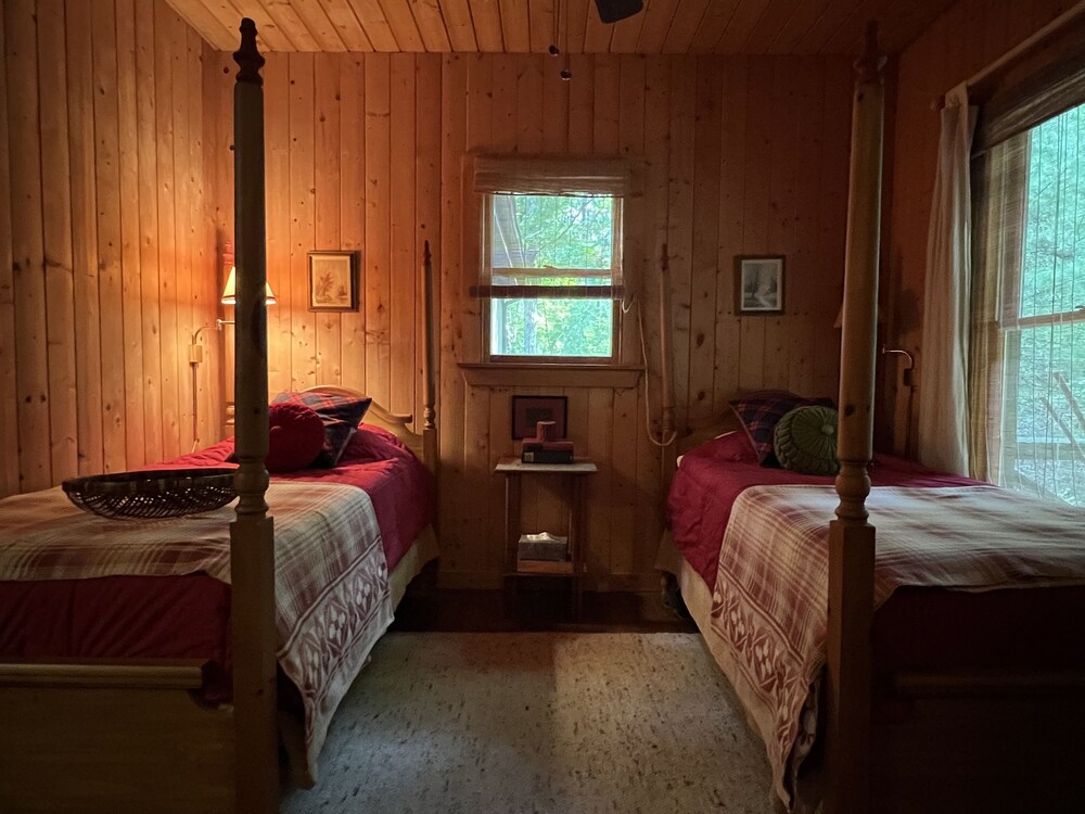 Charming cabin near Lake Rabun with fire pit + easy access to mountain ...