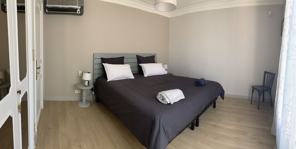Gîte***** high comfort, air-conditioned, swimming pool, close to shops ...